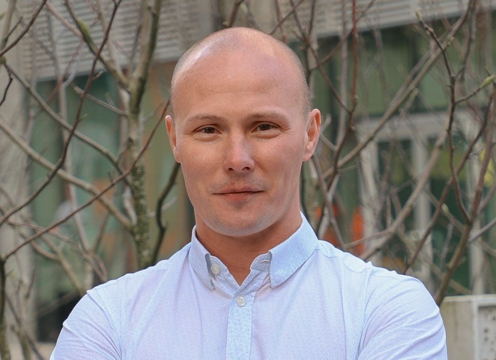 Kelly leaves Zerum for Muse - Place North West